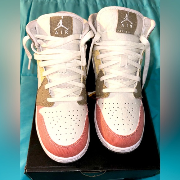 Jordan | Shoes | Jordan Mid Se Gs 7 Paint Splatter Bottom Soles | Poshmark